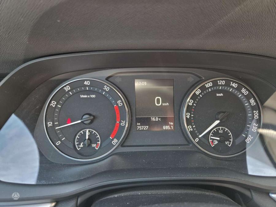 Синий Шкода Октавия 2021 в Клайпеда, объемом двигателя 1.50 л и пробегом 78 тыс. км за 15600 €, фото 9 на AUTOMOTO.COM.LV