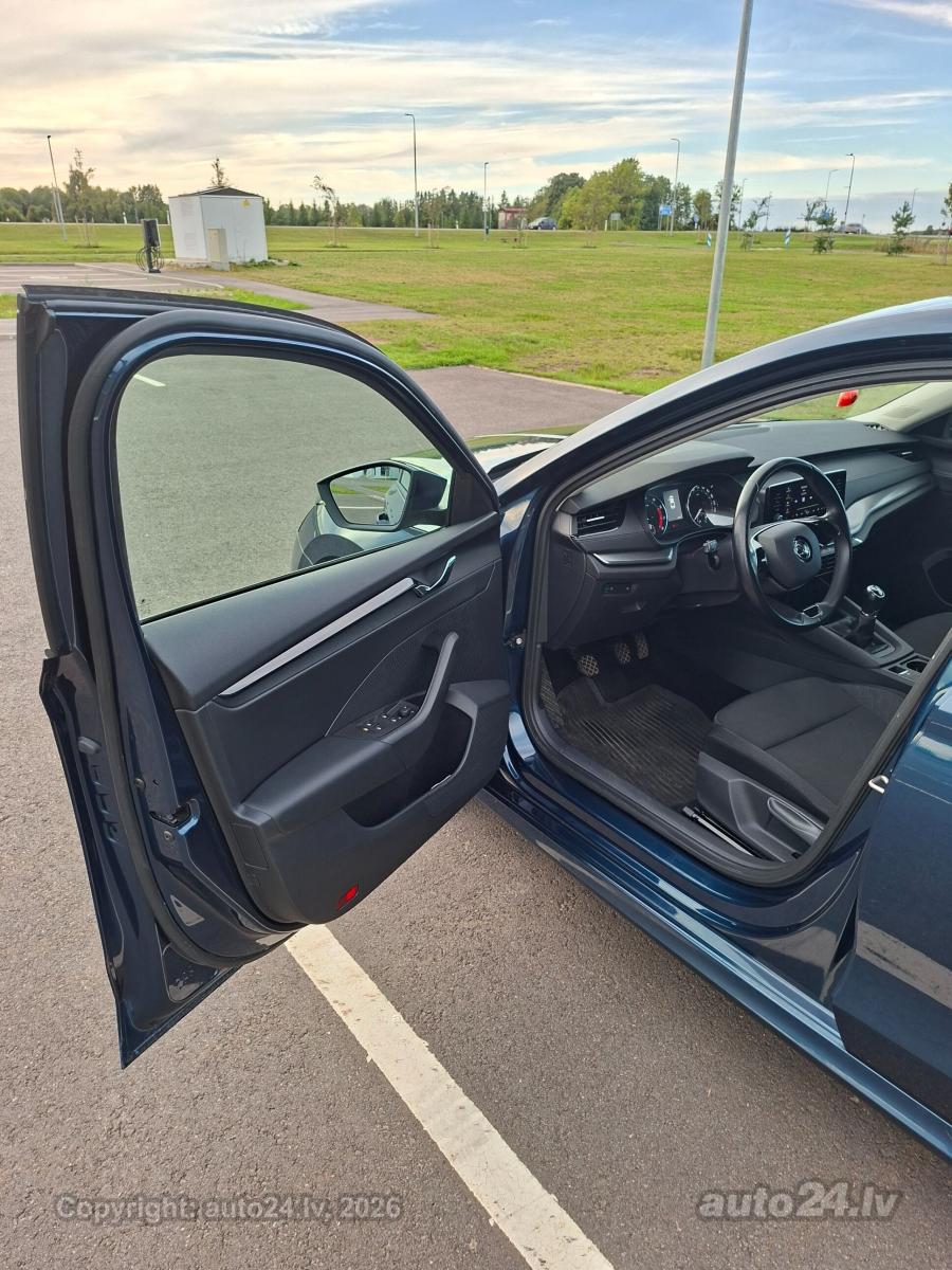 Blue Skoda Octavia 2021 in Tallinn, with an engine capacity of 1.00 L and mileage of 59 thousand km for 12600 €, photo 11 on AUTOMOTO.COM.LV