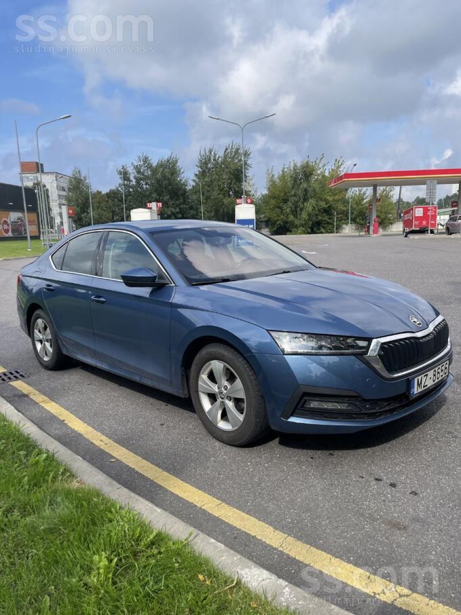 Blue Skoda Octavia 2021 in Riga, with an engine capacity of 1.50 L and mileage of 71 thousand km for 16800 €, photo 4 on AUTOMOTO.COM.LV