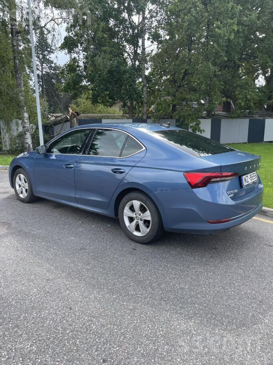 Blue Skoda Octavia 2021 in Riga, with an engine capacity of 1.50 L and mileage of 71 thousand km for 16800 €, photo 6 on AUTOMOTO.COM.LV
