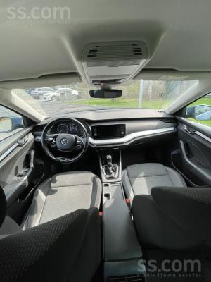 Blue Skoda Octavia 2021 in Riga, with an engine capacity of 1.50 L and mileage of 71 thousand km for 16800 €, photo 8 on AUTOMOTO.COM.LV