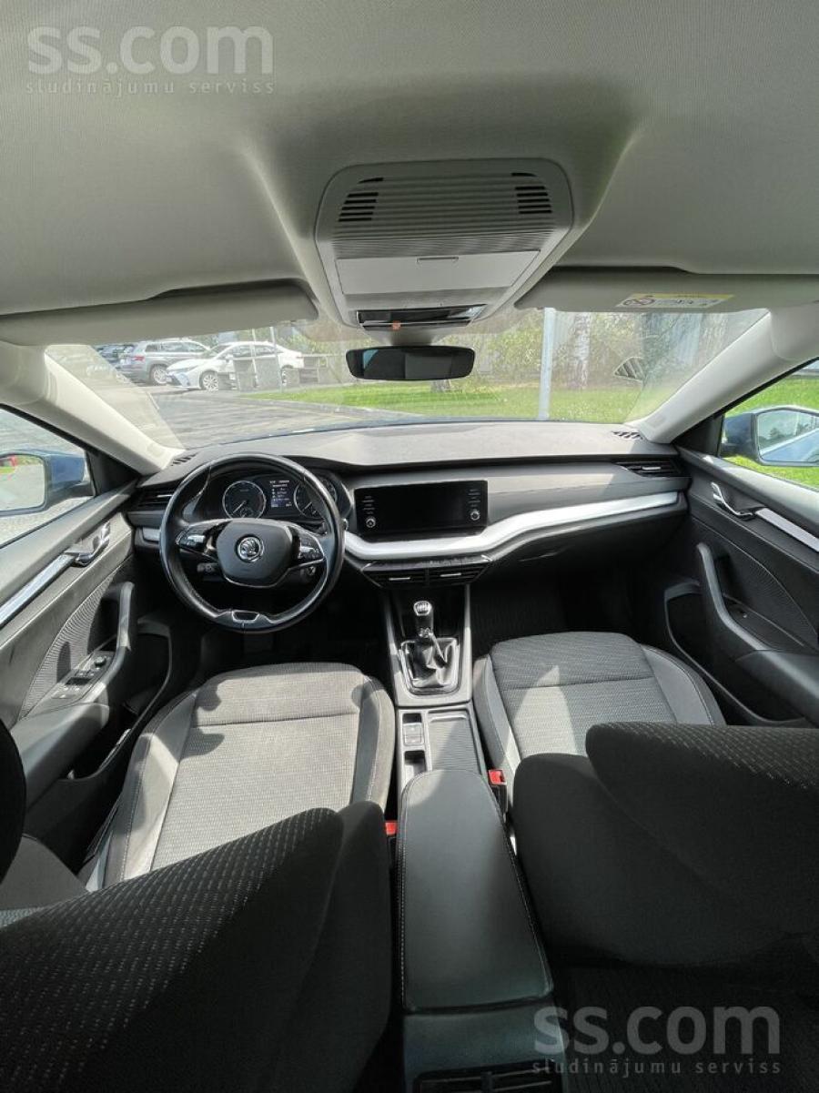 Blue Skoda Octavia 2021 in Riga, with an engine capacity of 1.50 L and mileage of 71 thousand km for 16800 €, photo 8 on AUTOMOTO.COM.LV