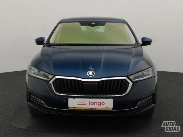 Blue Skoda Octavia 2022 in Vilnius, with an engine capacity of 1.40 L and mileage of 141 thousand km for 19199 €, photo 3 on AUTOMOTO.COM.LV