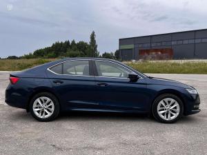 Blue Skoda Octavia 2022 in Klaipeda, with an engine capacity of 1.50 L and mileage of 99 thousand km for 18800 €, photo  on AUTOMOTO.COM.LV