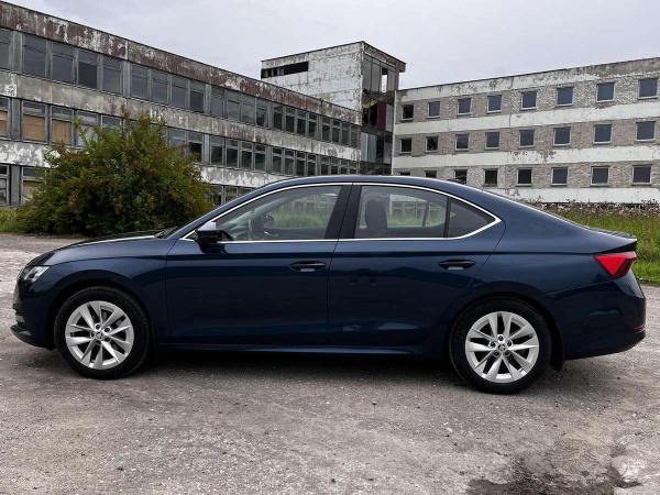 Blue Skoda Octavia 2022 in Klaipeda, with an engine capacity of 1.50 L and mileage of 99 thousand km for 18800 €, photo 6 on AUTOMOTO.COM.LV