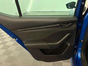 Zils Skoda Octavia 2023 Marijampole, ar dzinēja tilpumu 1.97 L un nobraukumu 166 tūkst. km par 21999 €, foto 25 vietnē AUTOMOTO.COM.LV