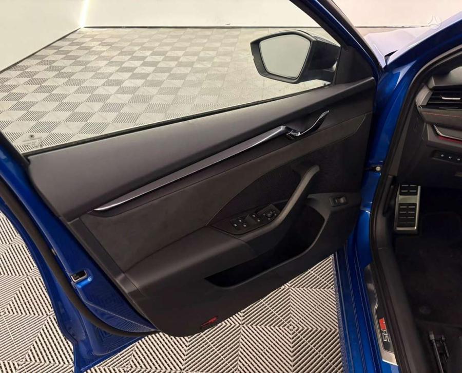 Zils Skoda Octavia 2023 Marijampole, ar dzinēja tilpumu 1.97 L un nobraukumu 166 tūkst. km par 21999 €, foto 34 vietnē AUTOMOTO.COM.LV