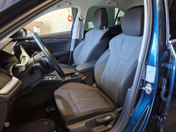 Skoda Octavia 2023 in Klaipeda on AUTOMOTO.COM.LV Blue Skoda Octavia 2023 in Klaipeda, with an engine capacity of 1.50 L and mileage of 110 thousand km for 17999 €, photo 9 on AUTOMOTO.COM.LV