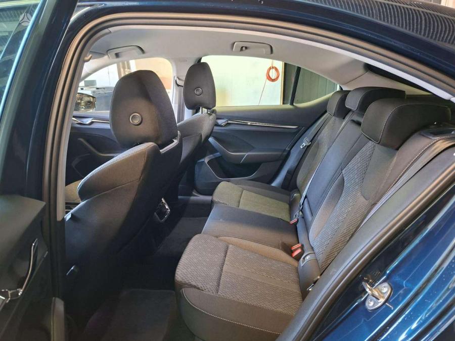 Blue Skoda Octavia 2023 in Klaipeda, with an engine capacity of 1.50 L and mileage of 110 thousand km for 17999 €, photo 11 on AUTOMOTO.COM.LV