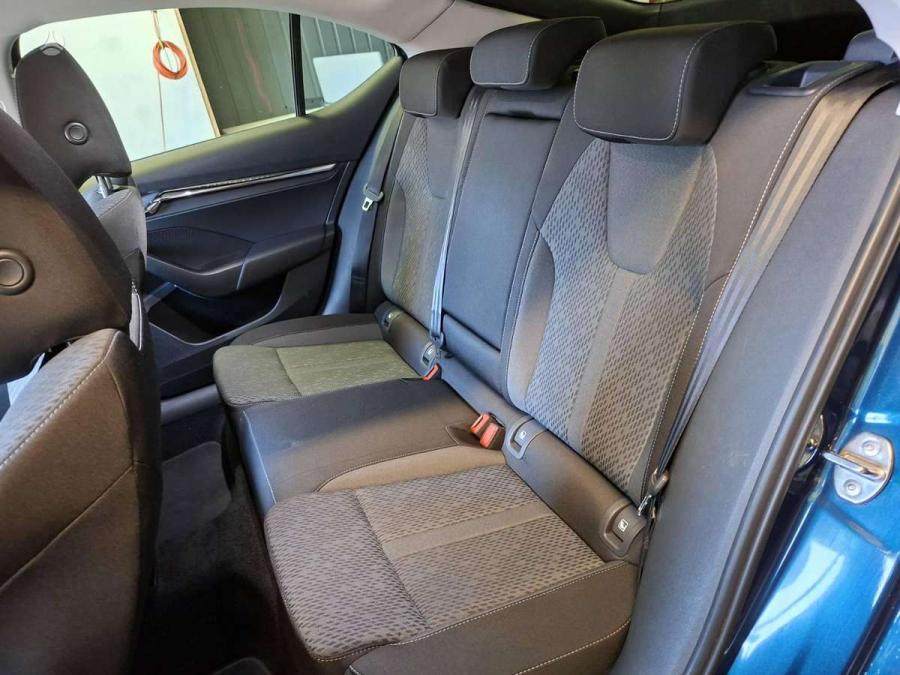Blue Skoda Octavia 2023 in Klaipeda, with an engine capacity of 1.50 L and mileage of 110 thousand km for 17999 €, photo 12 on AUTOMOTO.COM.LV