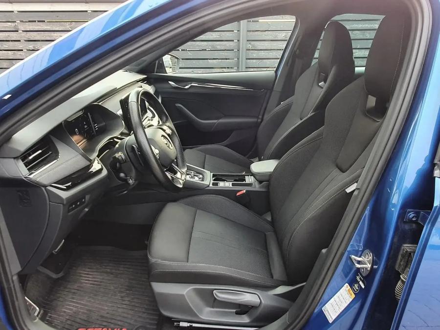 Blue Skoda Octavia 2023 in Tukums, with an engine capacity of 1.50 L and mileage of 56 thousand km for 22900 €, photo 8 on AUTOMOTO.COM.LV
