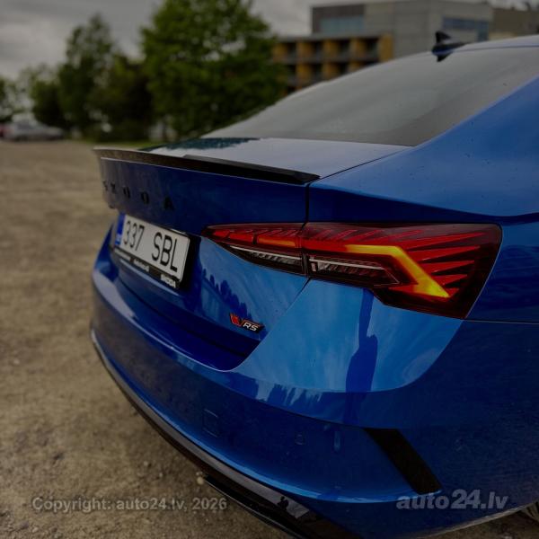Zils Skoda Octavia 2024 Tallina, ar dzinēja tilpumu 2.00 L un nobraukumu 14 tūkst. km par 39000 €, foto 6 vietnē AUTOMOTO.COM.LV
