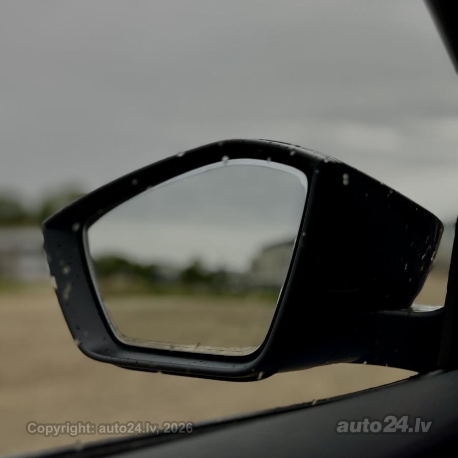 Zils Skoda Octavia 2024 Tallina, ar dzinēja tilpumu 2.00 L un nobraukumu 14 tūkst. km par 39000 €, foto 9 vietnē AUTOMOTO.COM.LV