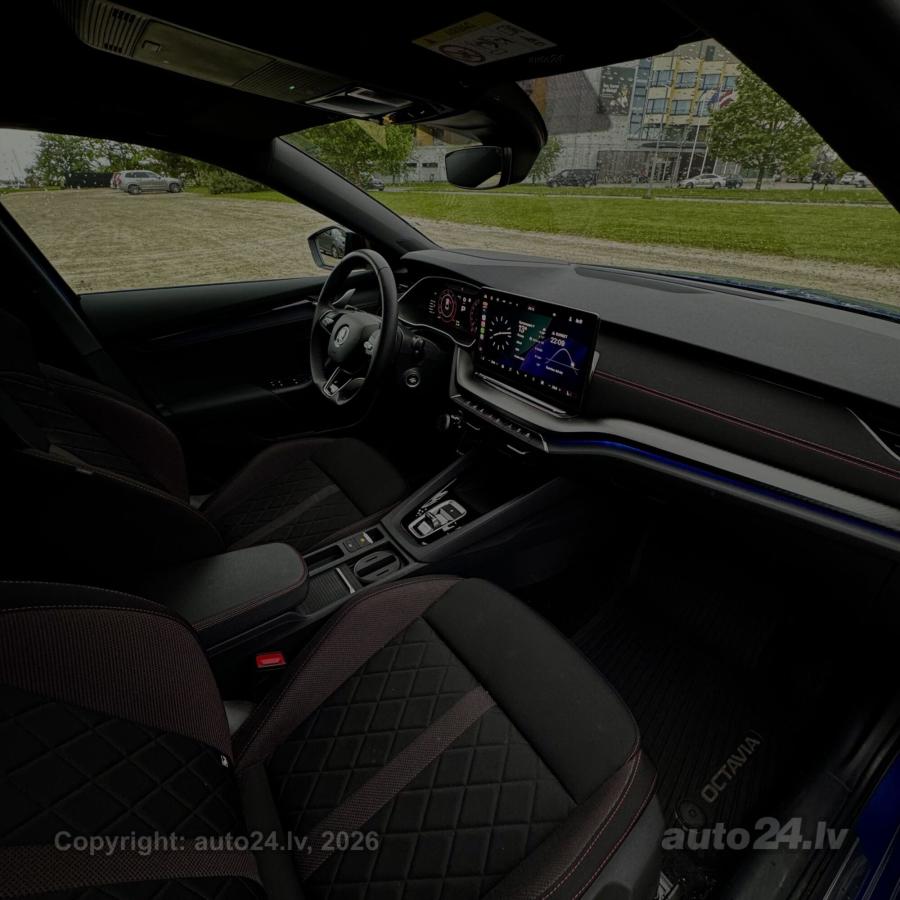 Zils Skoda Octavia 2024 Tallina, ar dzinēja tilpumu 2.00 L un nobraukumu 14 tūkst. km par 39000 €, foto 21 vietnē AUTOMOTO.COM.LV