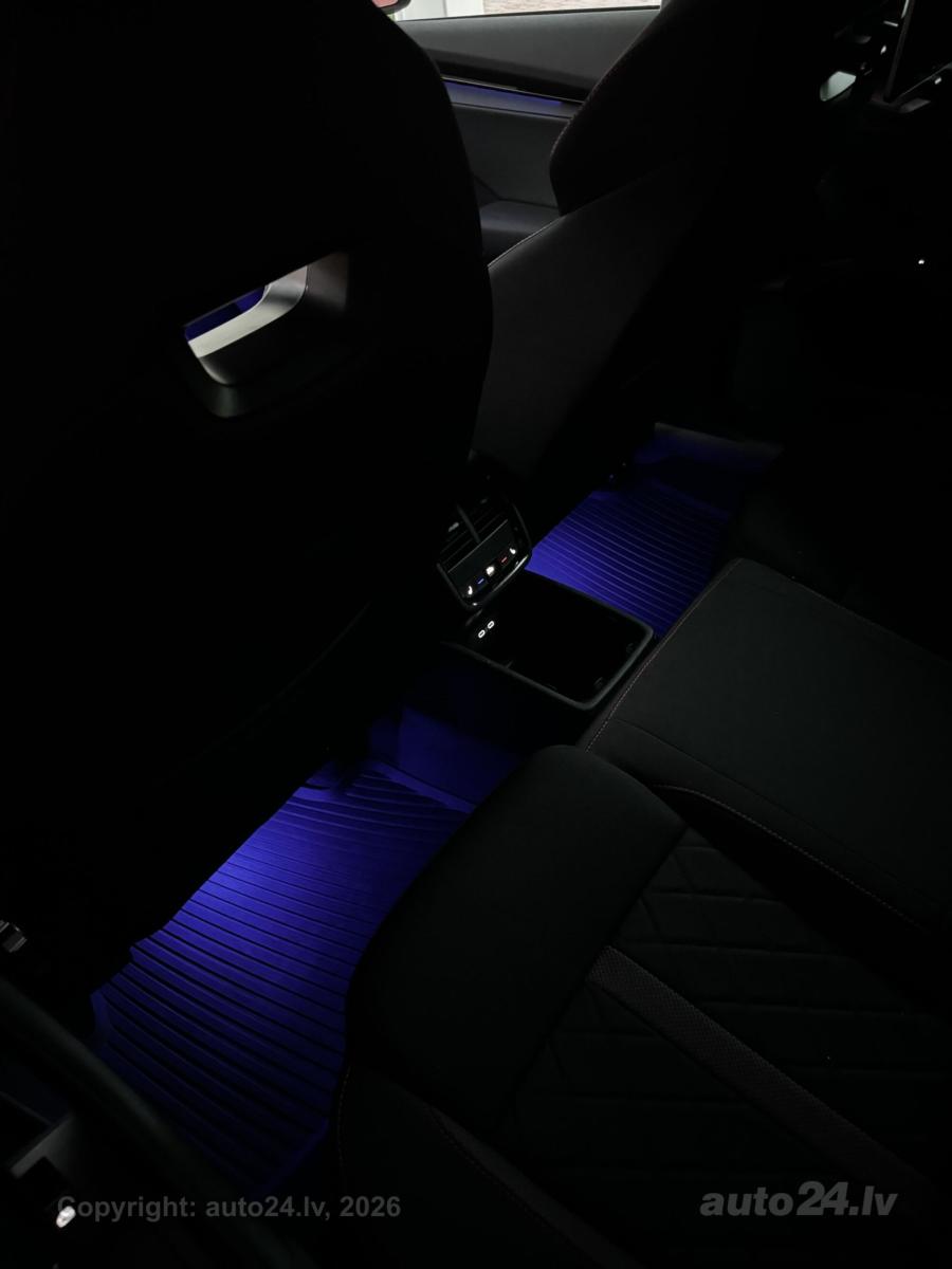 Zils Skoda Octavia 2024 Tallina, ar dzinēja tilpumu 2.00 L un nobraukumu 14 tūkst. km par 39000 €, foto 29 vietnē AUTOMOTO.COM.LV