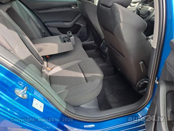 Zils Skoda Octavia 2026 Tartu, ar dzinēja tilpumu 1.50 L un nobraukumu 13 tūkst. km par 27900 €, foto 7 vietnē AUTOMOTO.COM.LV