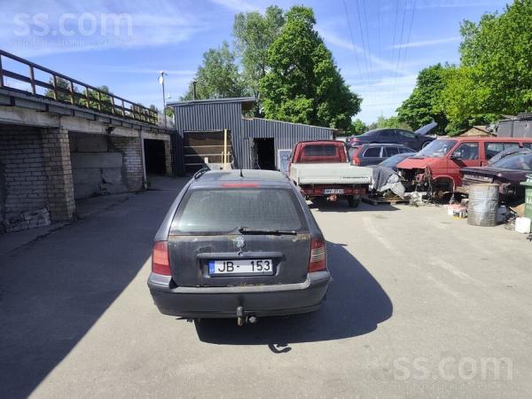 Zils Skoda Octavia 1999 Rīga, ar dzinēja tilpumu 1.90 L un nobraukumu 405 tūkst. km par 650 €, foto 4 vietnē AUTOMOTO.COM.LV