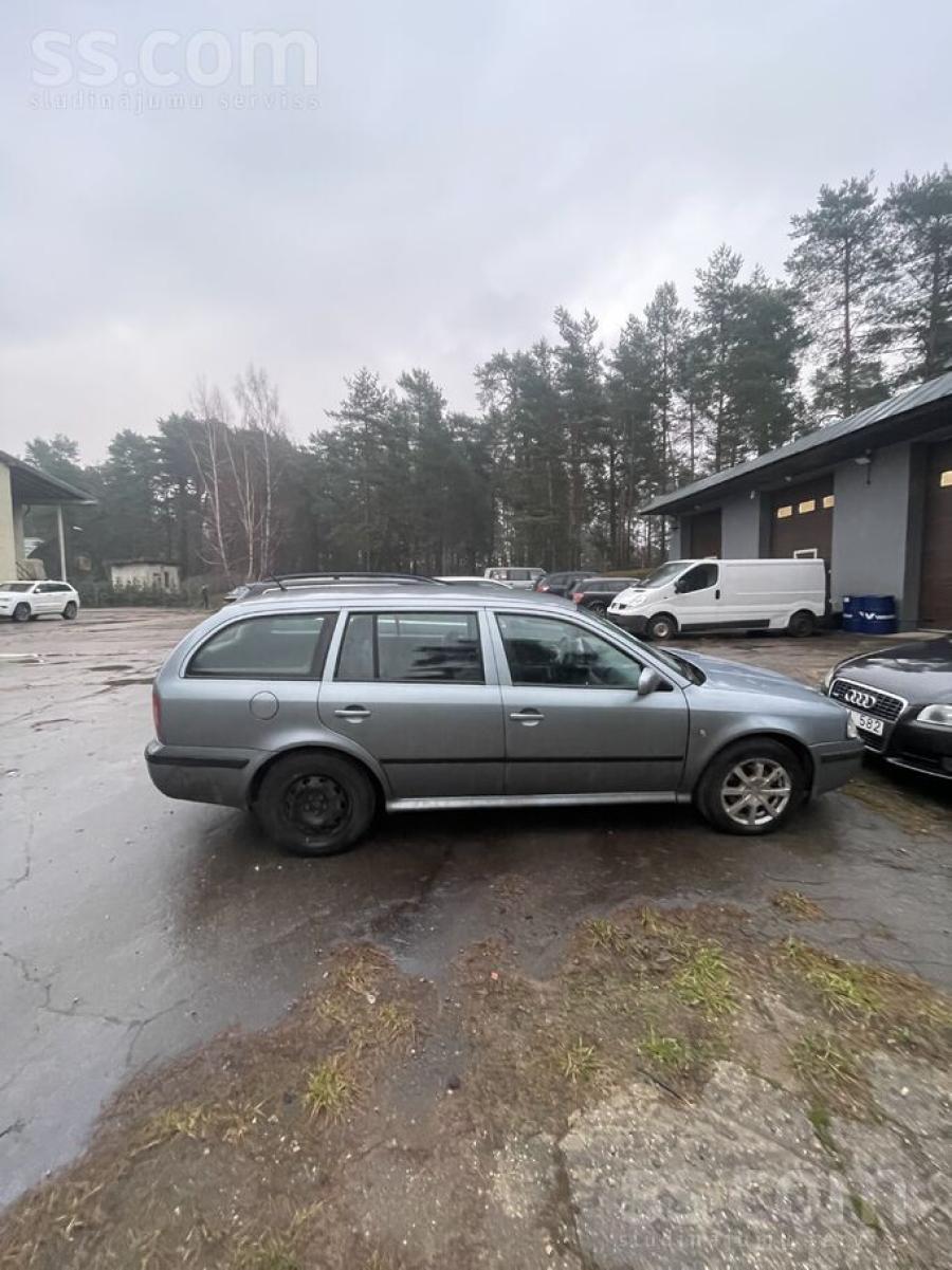 Zils Skoda Octavia 2002 Rīga, ar dzinēja tilpumu 1.90 L un nobraukumu 545 tūkst. km par 350 €, foto 4 vietnē AUTOMOTO.COM.LV