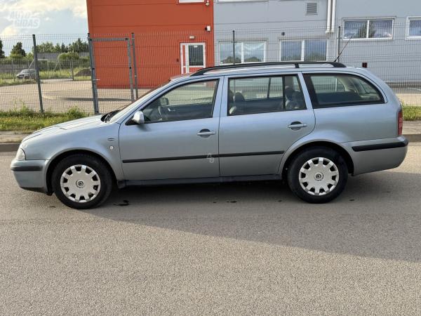 Синий Шкода Октавия 2002 в Паневежис, объемом двигателя 1.90 л и пробегом 315 тыс. км за 1150 €, фото 2 на AUTOMOTO.COM.LV