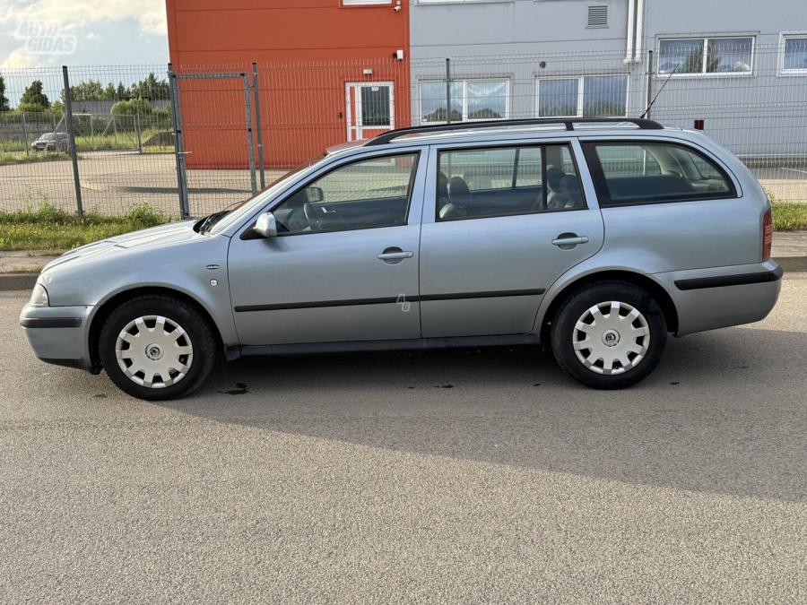 Zils Skoda Octavia 2002 Panevēža, ar dzinēja tilpumu 1.90 L un nobraukumu 315 tūkst. km par 1150 €, foto 3 vietnē AUTOMOTO.COM.LV