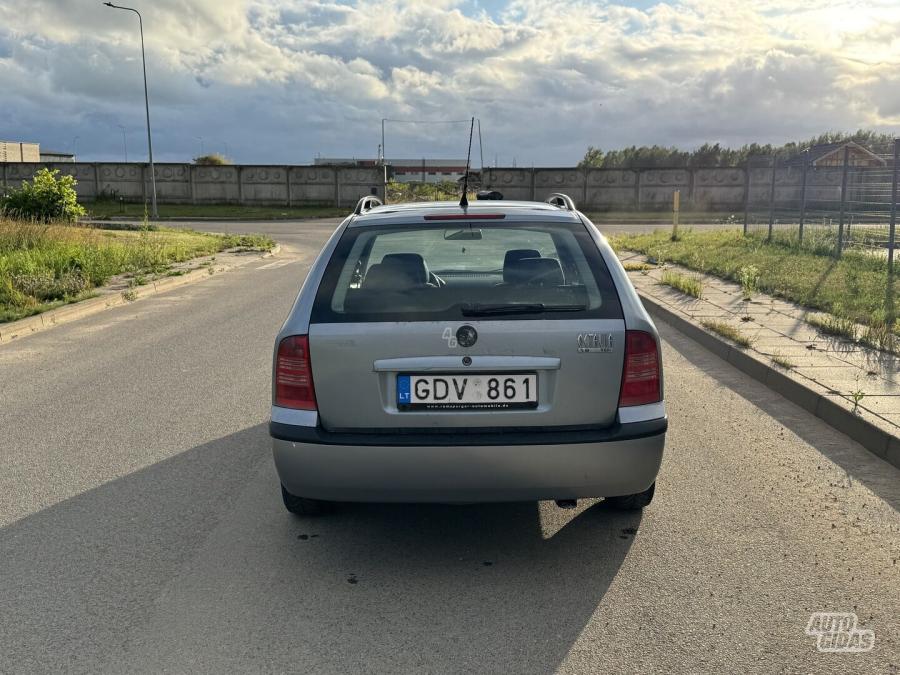 Zils Skoda Octavia 2002 Panevēža, ar dzinēja tilpumu 1.90 L un nobraukumu 315 tūkst. km par 1150 €, foto 5 vietnē AUTOMOTO.COM.LV