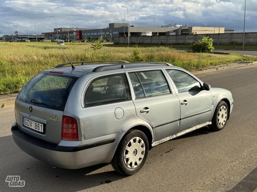 Zils Skoda Octavia 2002 Panevēža, ar dzinēja tilpumu 1.90 L un nobraukumu 315 tūkst. km par 1150 €, foto 6 vietnē AUTOMOTO.COM.LV
