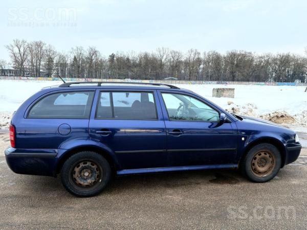 Zils Skoda Octavia 2003 Rīga, ar dzinēja tilpumu 1.90 L un nobraukumu 360 tūkst. km par 900 €, foto 5 vietnē AUTOMOTO.COM.LV