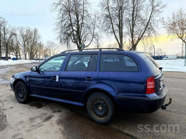 Zils Skoda Octavia 2003 Rīga, ar dzinēja tilpumu 1.90 L un nobraukumu 360 tūkst. km par 900 €, foto 6 vietnē AUTOMOTO.COM.LV