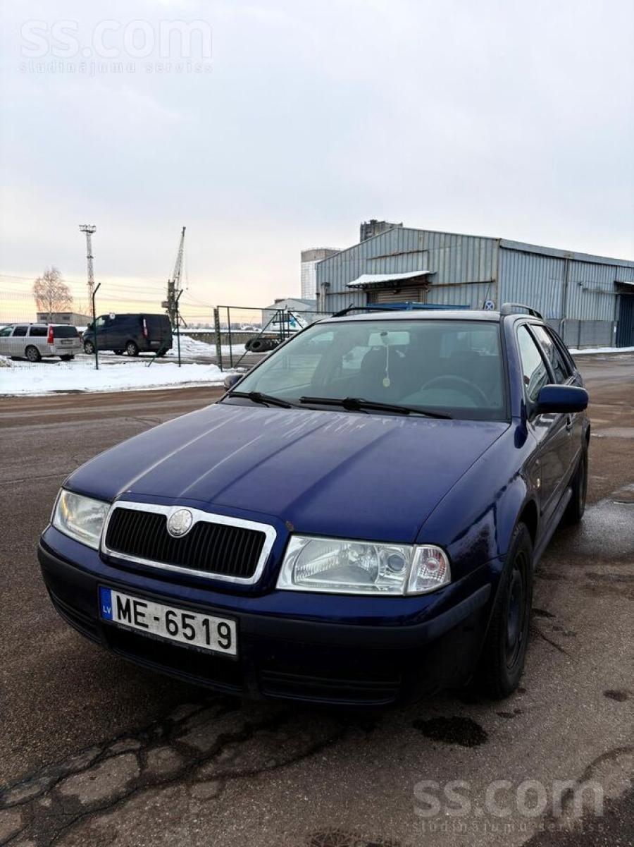 Zils Skoda Octavia 2003 Rīga, ar dzinēja tilpumu 1.90 L un nobraukumu 360 tūkst. km par 900 €, foto 3 vietnē AUTOMOTO.COM.LV