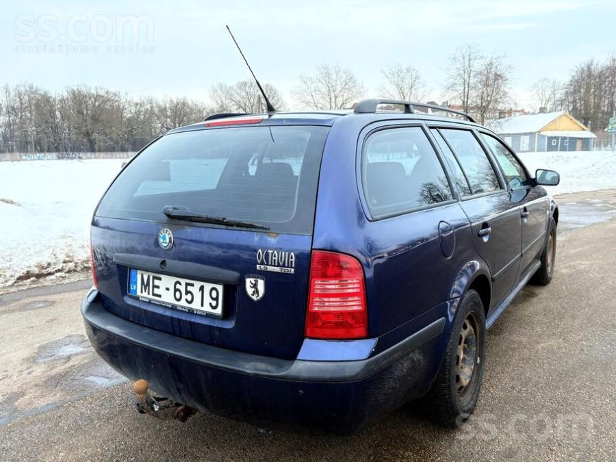 Zils Skoda Octavia 2003 Rīga, ar dzinēja tilpumu 1.90 L un nobraukumu 360 tūkst. km par 900 €, foto 4 vietnē AUTOMOTO.COM.LV