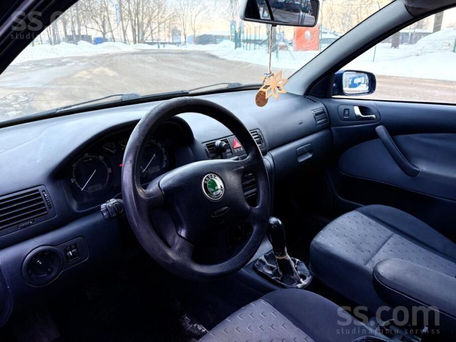 Zils Skoda Octavia 2003 Rīga, ar dzinēja tilpumu 1.90 L un nobraukumu 360 tūkst. km par 900 €, foto 8 vietnē AUTOMOTO.COM.LV
