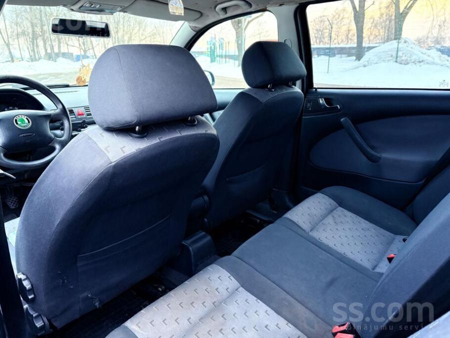 Zils Skoda Octavia 2003 Rīga, ar dzinēja tilpumu 1.90 L un nobraukumu 360 tūkst. km par 900 €, foto 9 vietnē AUTOMOTO.COM.LV