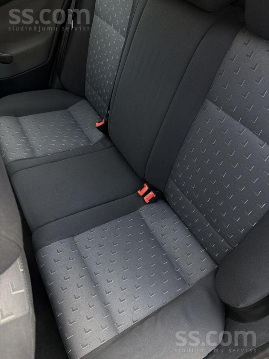 Zils Skoda Octavia 2003 Rīga, ar dzinēja tilpumu 1.90 L un nobraukumu 367 tūkst. km par 1500 €, foto 8 vietnē AUTOMOTO.COM.LV