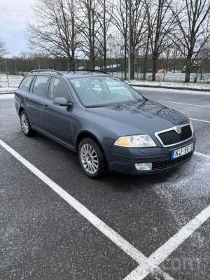 Blue Skoda Octavia 2005 in Valmiera, with an engine capacity of 2.00 L and mileage of 438 thousand km for 1995 €, photo 2 on AUTOMOTO.COM.LV