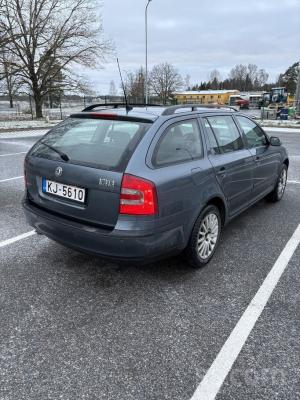 Blue Skoda Octavia 2005 in Valmiera, with an engine capacity of 2.00 L and mileage of 438 thousand km for 1995 €, photo 4 on AUTOMOTO.COM.LV