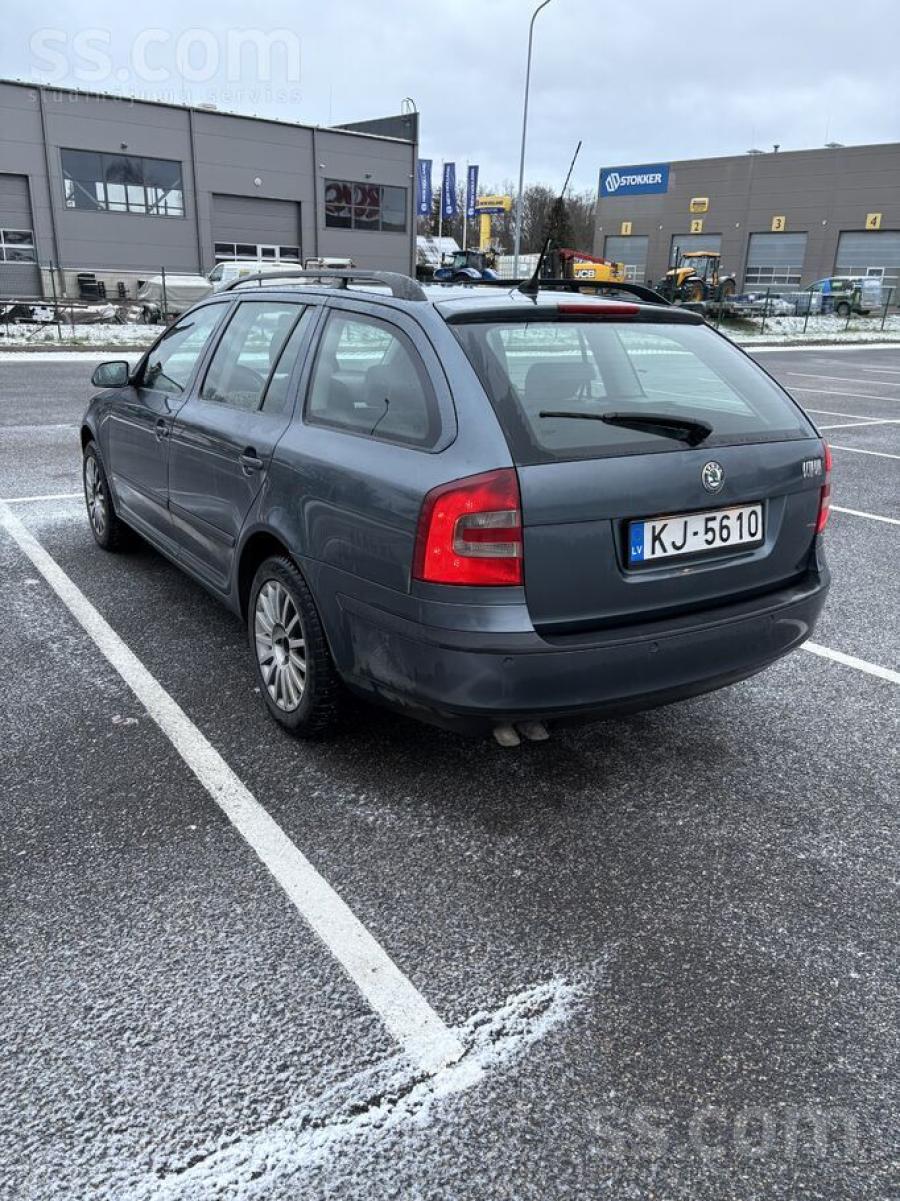 Blue Skoda Octavia 2005 in Valmiera, with an engine capacity of 2.00 L and mileage of 438 thousand km for 1995 €, photo 6 on AUTOMOTO.COM.LV