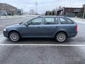 Blue Skoda Octavia 2005 in Valmiera, with an engine capacity of 2.00 L and mileage of 438 thousand km for 1995 €, photo 7 on AUTOMOTO.COM.LV