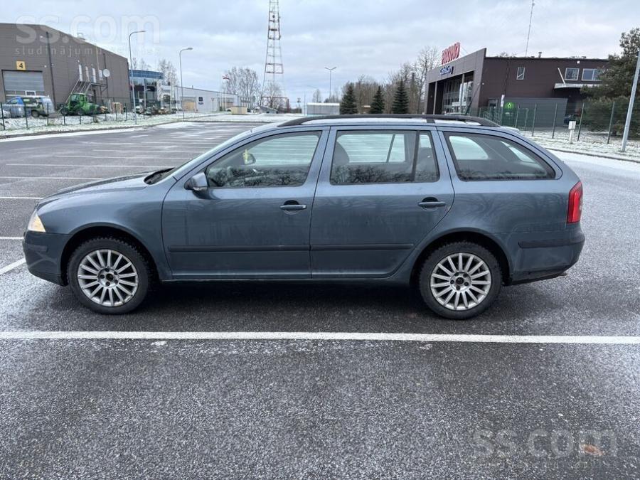 Blue Skoda Octavia 2005 in Valmiera, with an engine capacity of 2.00 L and mileage of 438 thousand km for 1995 €, photo 7 on AUTOMOTO.COM.LV