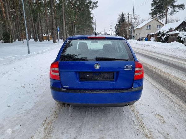 Blue Skoda Octavia 2007 in Marijampole, with an engine capacity of 1.90 L and mileage of 305 thousand km for 1990 €, photo 5 on AUTOMOTO.COM.LV