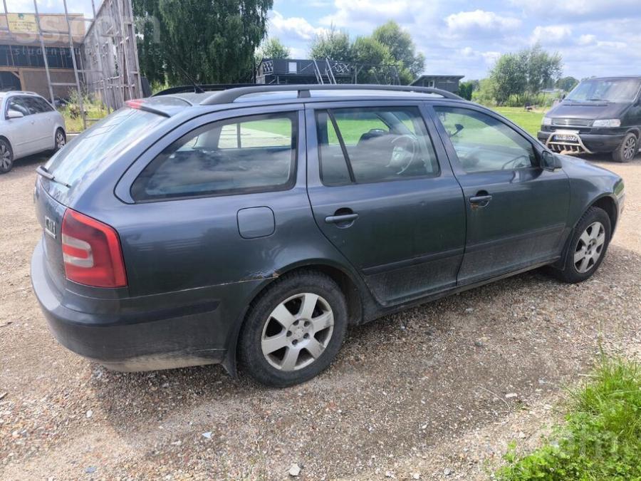 Zils Skoda Octavia 2007 Rīga, ar dzinēja tilpumu 1.90 L un nobraukumu 318 tūkst. km par 1400 €, foto 7 vietnē AUTOMOTO.COM.LV