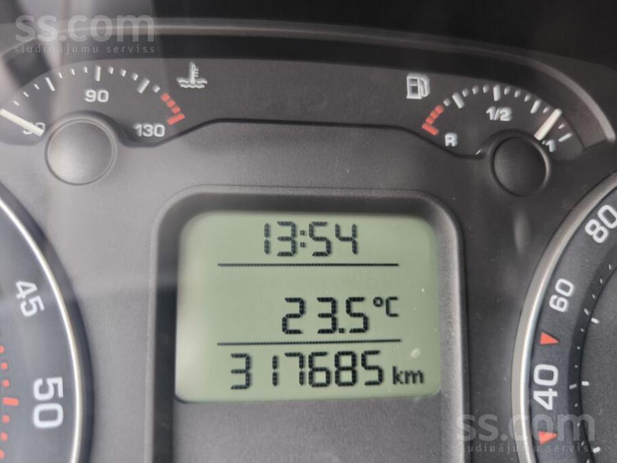 Zils Skoda Octavia 2007 Rīga, ar dzinēja tilpumu 1.90 L un nobraukumu 318 tūkst. km par 1400 €, foto 9 vietnē AUTOMOTO.COM.LV