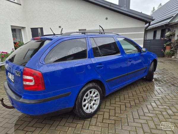Skoda Octavia 2007 in Mazeikiai on AUTOMOTO.COM.LV Blue Skoda Octavia 2007 in Mazeikiai, with an engine capacity of 1.90 L and mileage of 305 thousand km for 1800 €, photo 3 on AUTOMOTO.COM.LV
