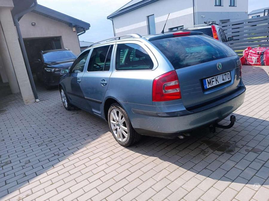 Синий Шкода Октавия 2008 в Каунас, объемом двигателя 1.90 л и пробегом 300 тыс. км за 2100 €, фото 5 на AUTOMOTO.COM.LV