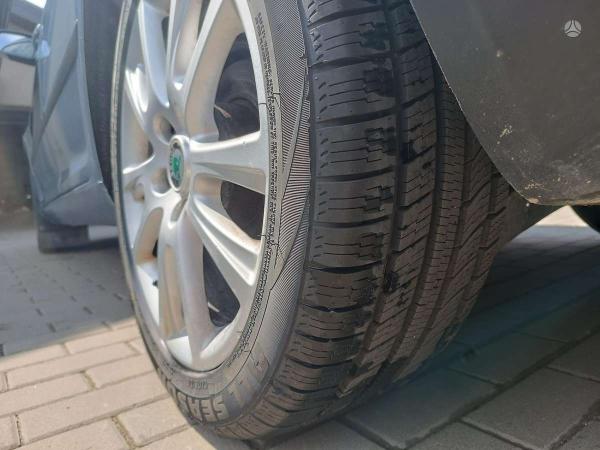 Zils Skoda Octavia 2008 Kauņa, ar dzinēja tilpumu 1.90 L un nobraukumu 300 tūkst. km par 2100 €, foto 9 vietnē AUTOMOTO.COM.LV