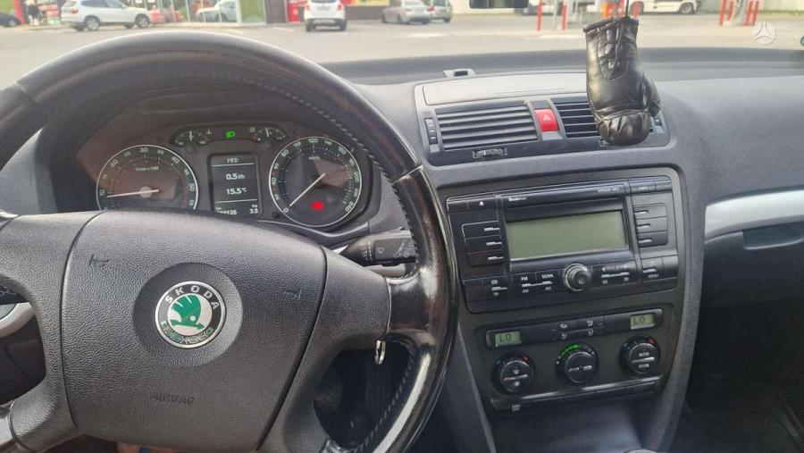 Blue Skoda Octavia 2008 in Vilnius, with an engine capacity of 1.90 L and mileage of 409 thousand km for 1800 €, photo 12 on AUTOMOTO.COM.LV
