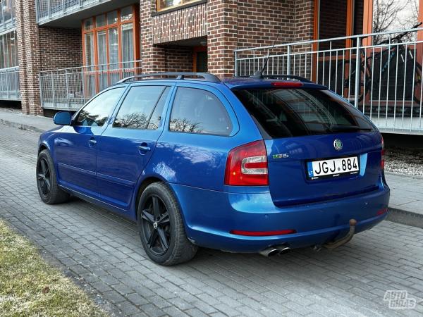 Zils Skoda Octavia 2009 Viļņa, ar dzinēja tilpumu 2.00 L un nobraukumu 420 tūkst. km par 1900 €, foto 4 vietnē AUTOMOTO.COM.LV