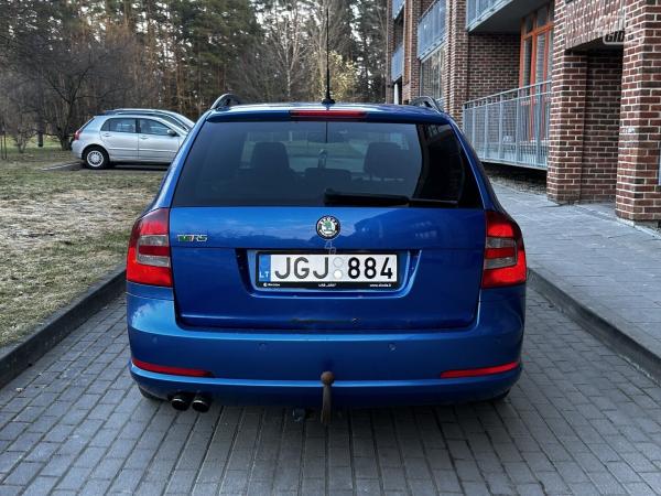 Zils Skoda Octavia 2009 Viļņa, ar dzinēja tilpumu 2.00 L un nobraukumu 420 tūkst. km par 1900 €, foto 6 vietnē AUTOMOTO.COM.LV