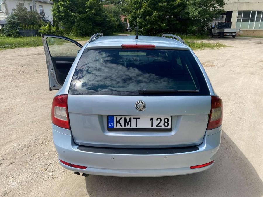 Синий Шкода Октавия 2009 в Вильнюс, объемом двигателя 1.97 л и пробегом 265 тыс. км за 3500 €, фото 7 на AUTOMOTO.COM.LV