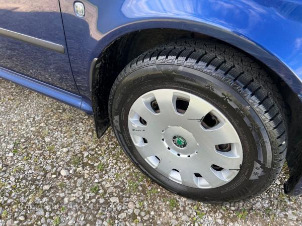 Zils Skoda Octavia 2009 Paide, ar dzinēja tilpumu 1.90 L un nobraukumu 377 tūkst. km par 2599 €, foto 9 vietnē AUTOMOTO.COM.LV
