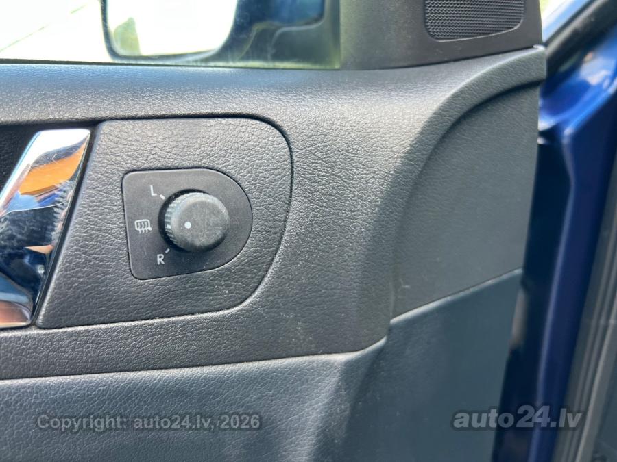 Blue Skoda Octavia 2009 in Paide, with an engine capacity of 1.90 L and mileage of 377 thousand km for 2599 €, photo 13 on AUTOMOTO.COM.LV
